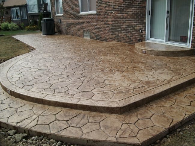 Random Stone Patio in Canton - Rolland Cement