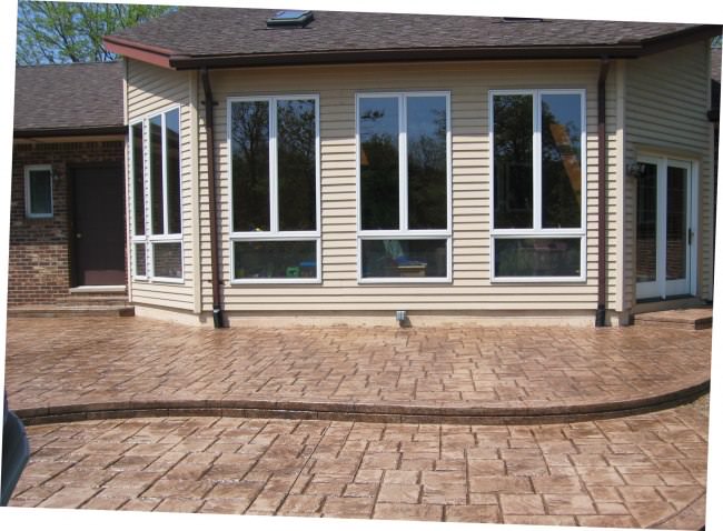 Old Small Slate Patio in Gross Ile - Rolland Cement