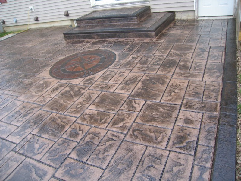 Square, Offset Steps - Rolland Cement